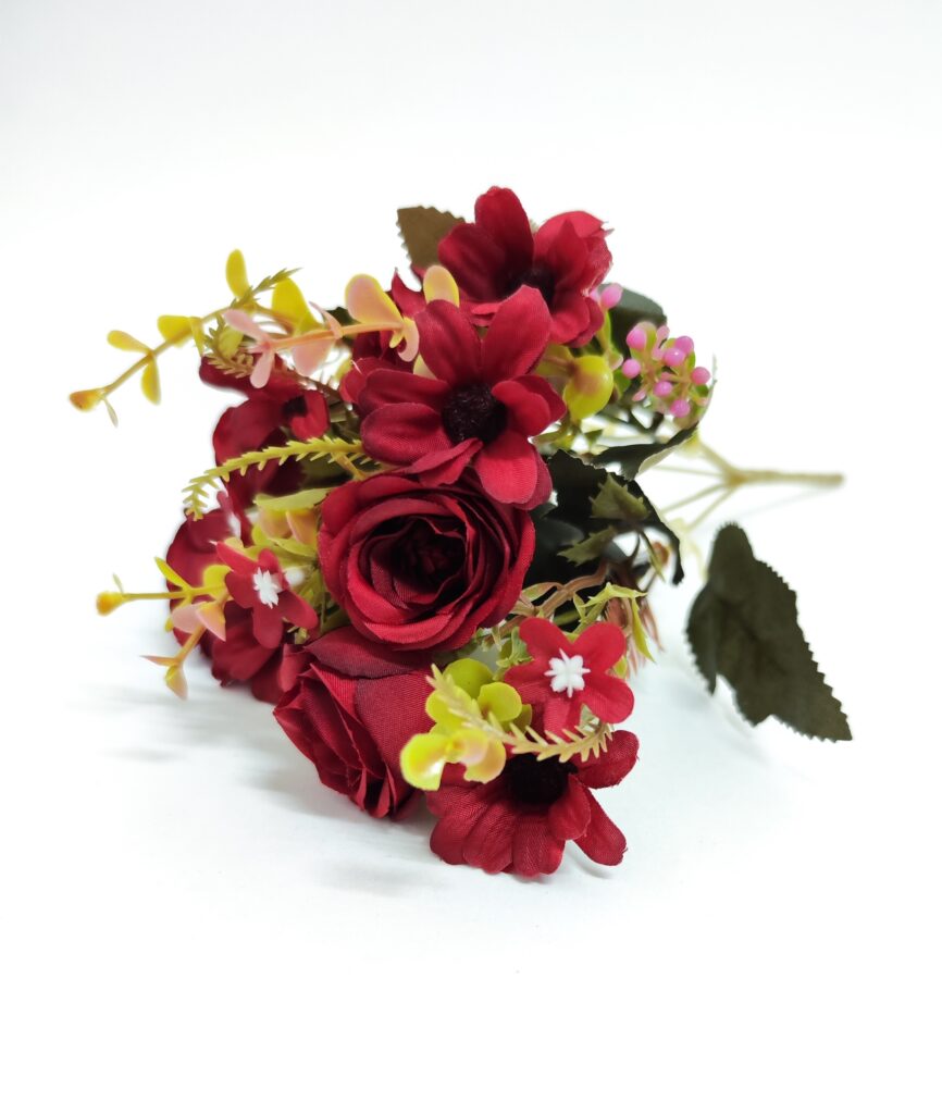 Ramo pimpollo de rosas y margaritas – Estrella